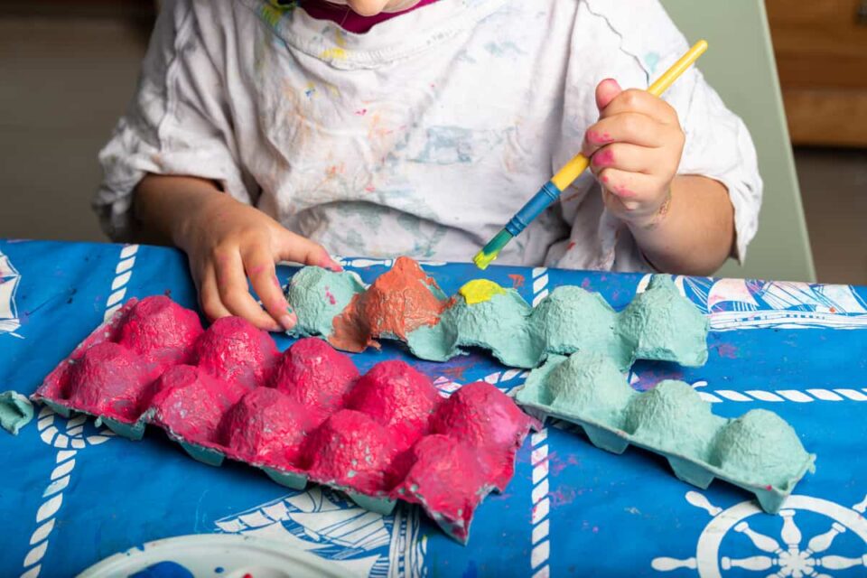 Egg Carton Crafts: Creative Ideas for Upcycling Egg Containers • That ...