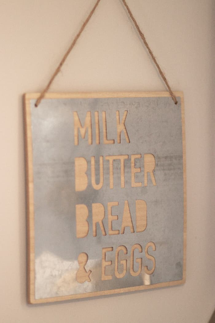 21 Farmhouse Kitchen Signs You Need For Your Home • That Sweet Tea Life