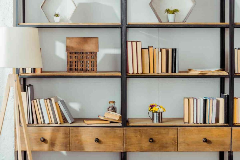 Shelf Decorating Ideas for Your Living Room: 8 Stylish Options • That ...