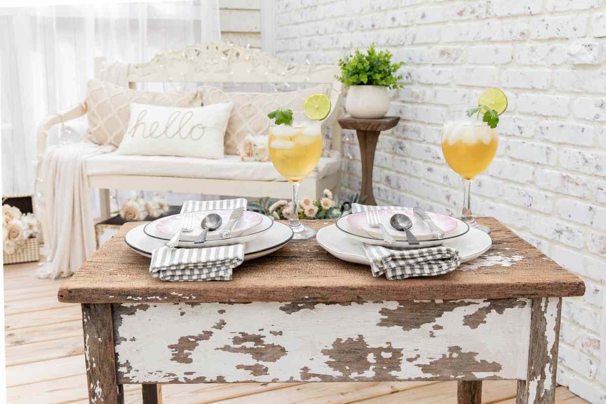 The Art of Distressing Furniture: Techniques and Ideas for a Shabby ...