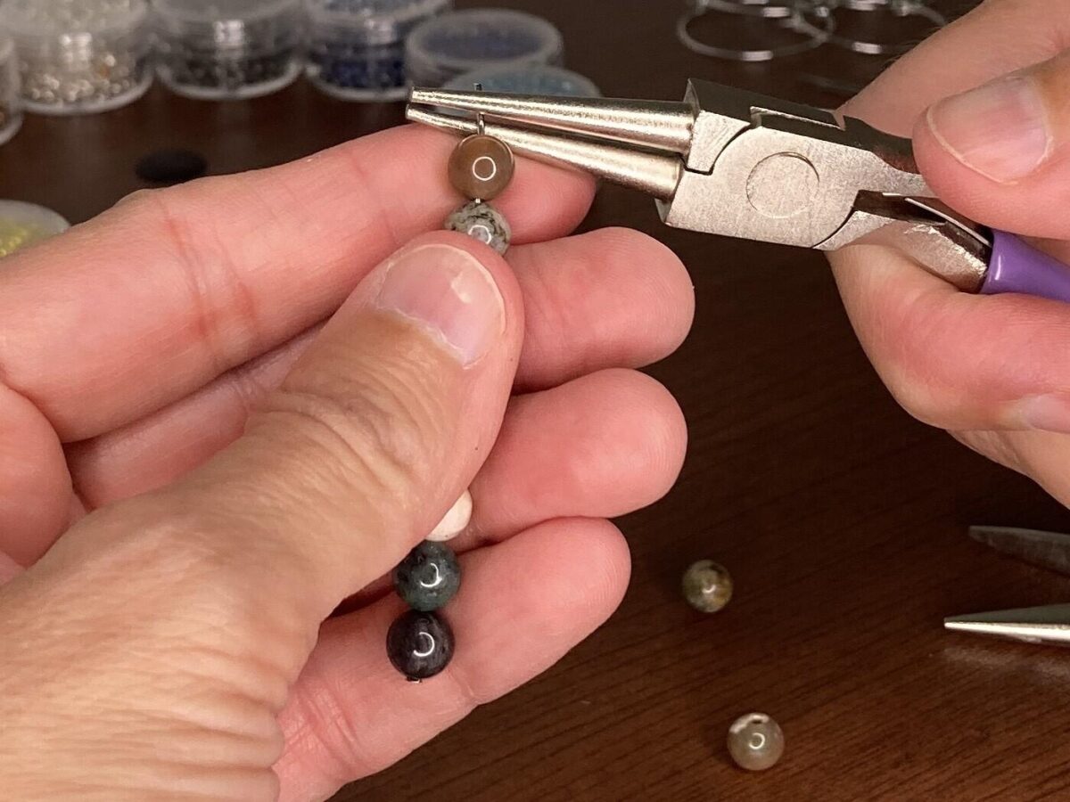 How to Make Beaded Earrings: A Step-by-Step Journey into Beadwork ...