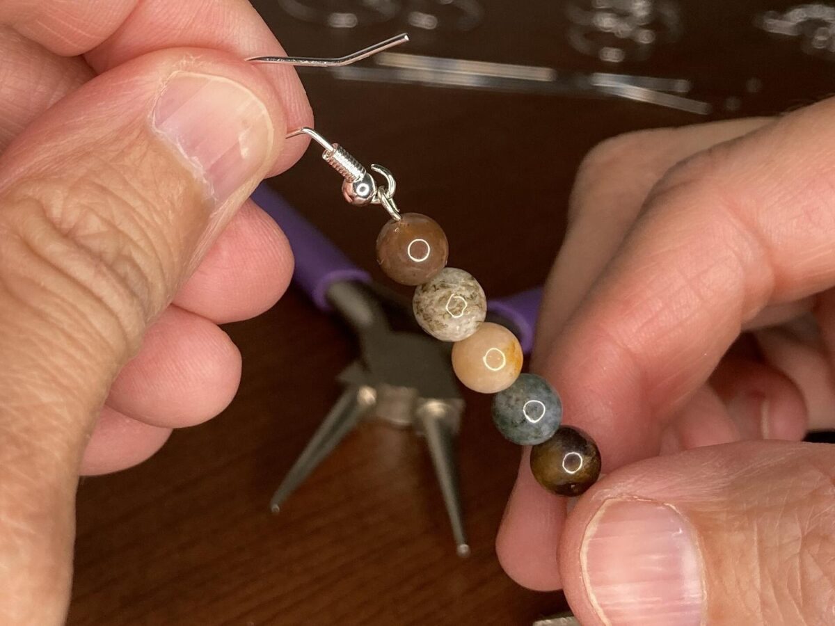 How to Make Beaded Earrings: A Step-by-Step Journey into Beadwork ...