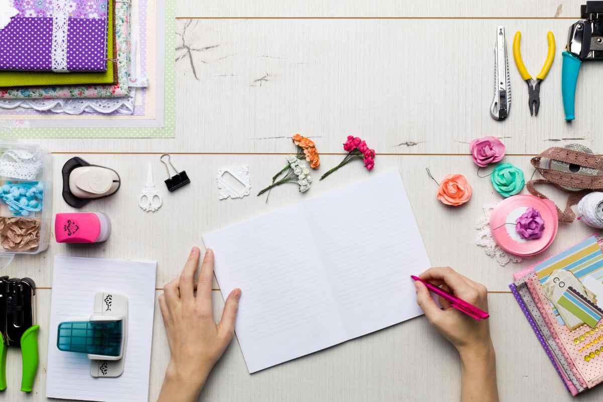 Choosing the Perfect Scrapbooking Rolling Tote • That Sweet Tea Life